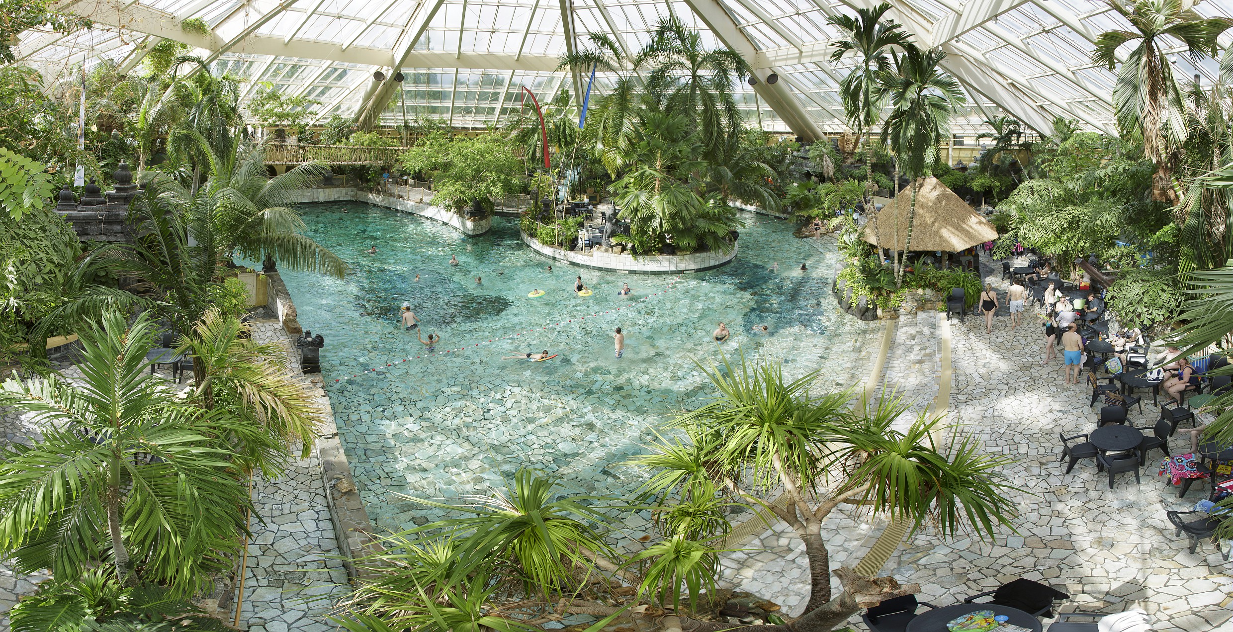 Center Parcs De Eemhof krijgt eerste duo-racer waterglijbaan van ...